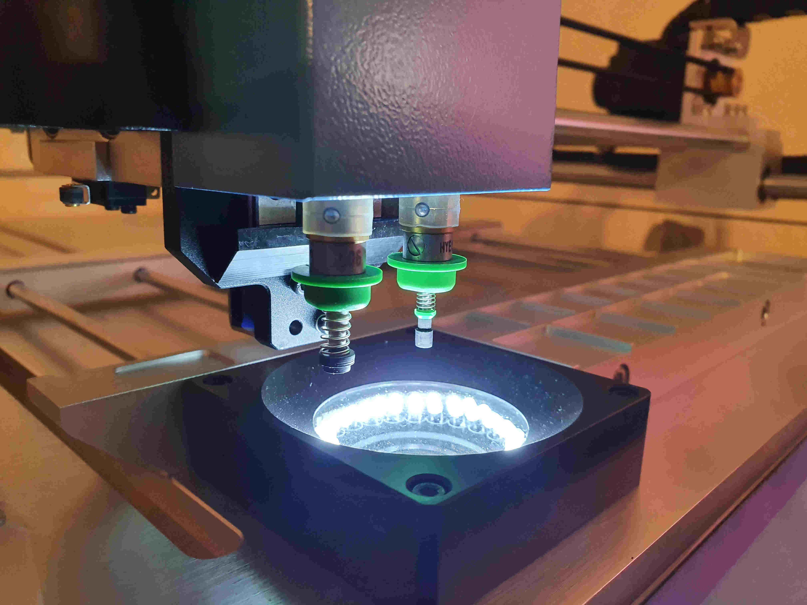 CHMT36VA Desktop SMT Pick and Place Machine Charmhigh, 2 heads 29 ...